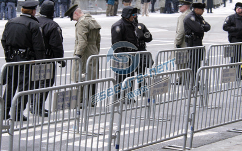 Crowd Control Barriers | Road barricade | meshfence.com